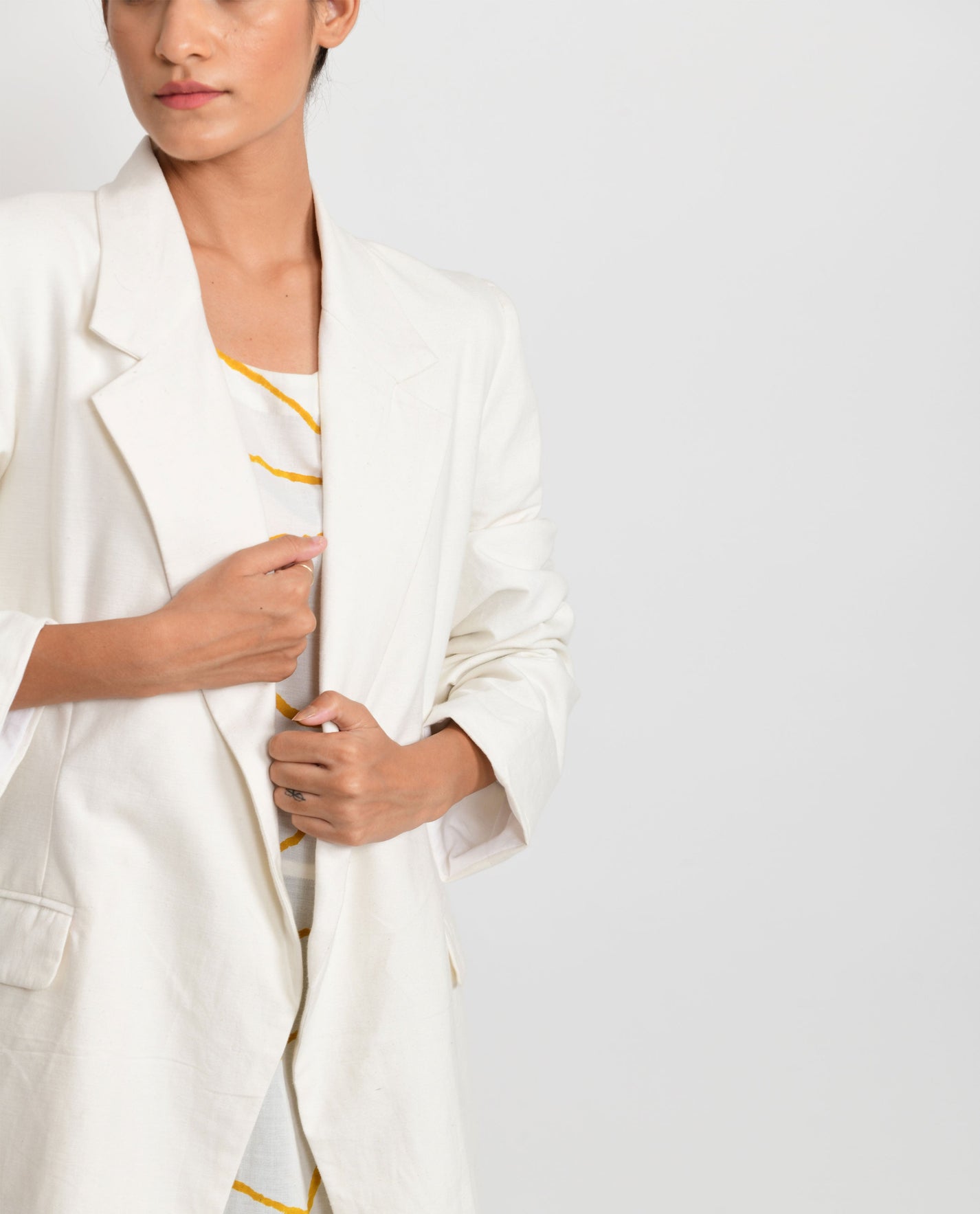 White Oversized Sand Coat – Kamakhyaa